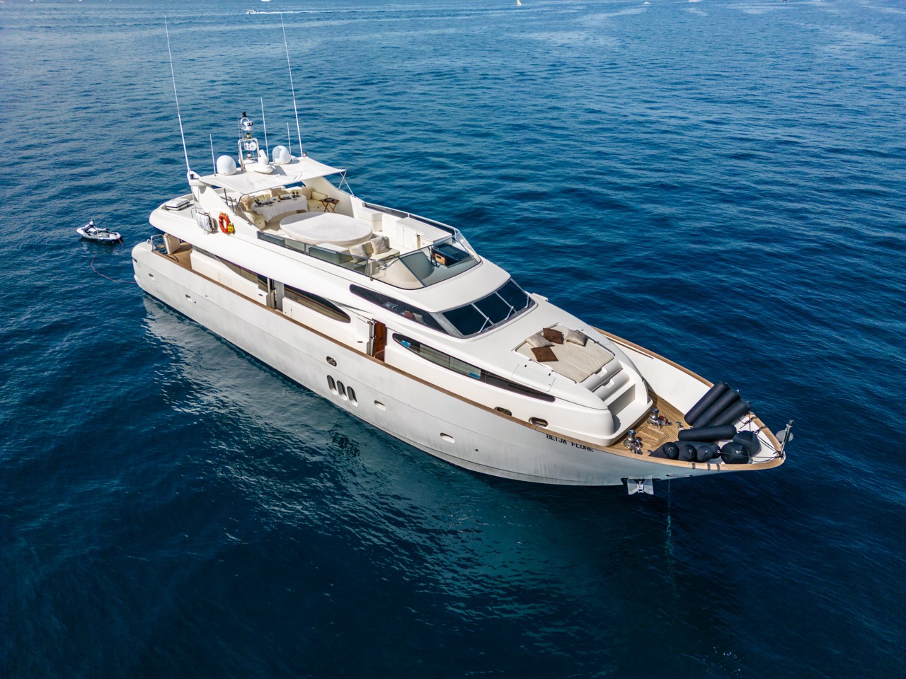 BEIJA FLORE - Falcon Yachts